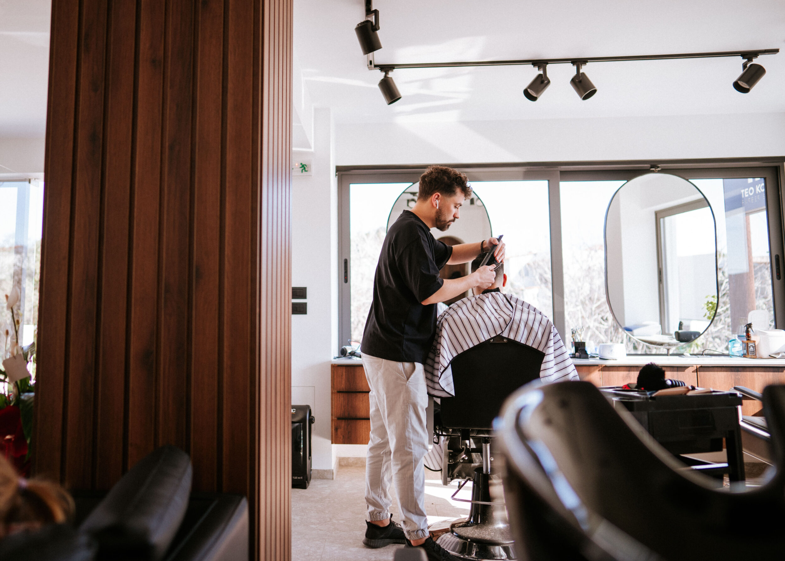 TEO KOUM BARBER SHOP - ΚΟΥΡΕΙΟ ΑΦΑΝΤΟΥ ΡΟΔΟΣ